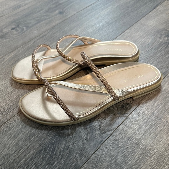 Vionic | Shoes | Vionic Gold Sandals Womens Size 9 | Poshmark